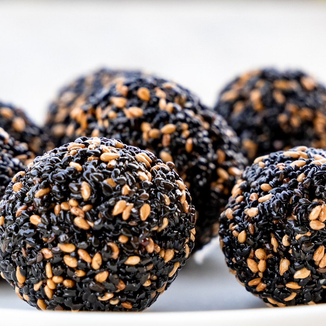 Black Til Chikki Laddu – Laddubox